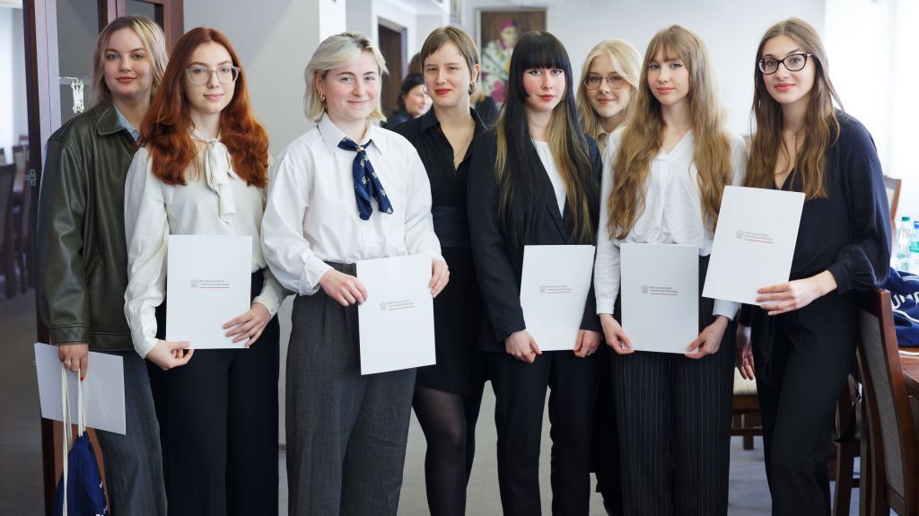 Studentki i studenci UMCS docenieni przez ministra nauki - 2024 ...